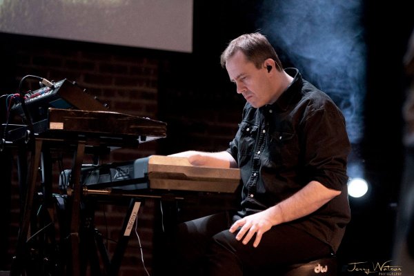 IQ, Neil Durrant – photo by Jerry Watson – T P A