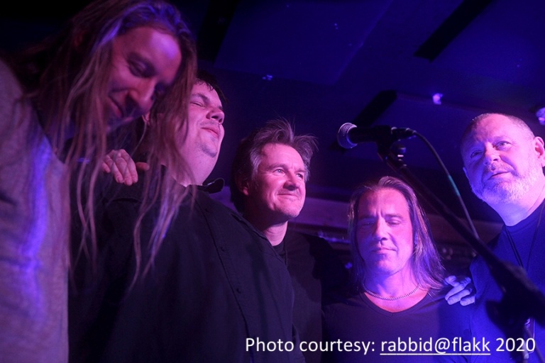 Francis Dunnery’s It Bites – T P A